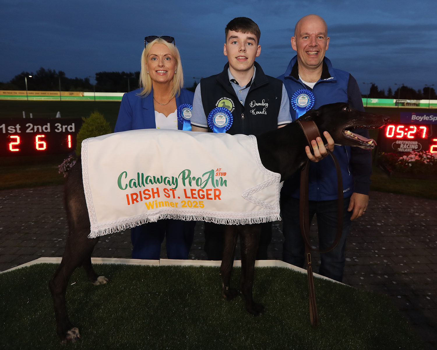 PICTURES: Big crowds cheer local winner home in Irish St Leger final in ...